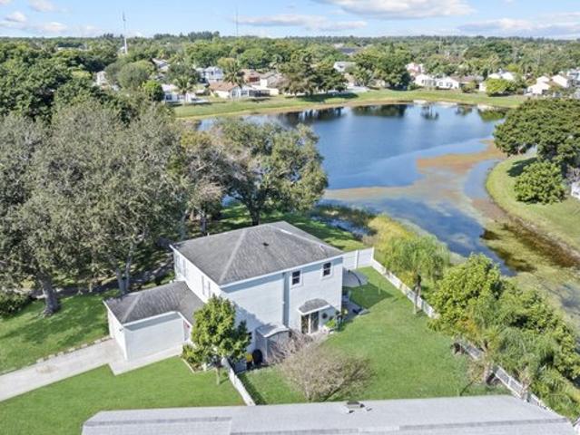 4626 Lakeside Cir, West Palm Beach, FL 33417