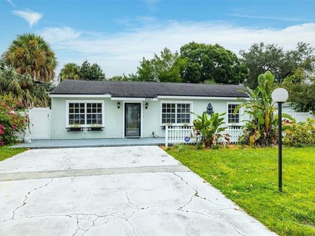 4627 W Bay Villa Ave, Tampa, FL 33611