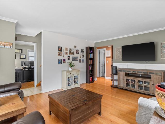 4628 W Fillmore Dr