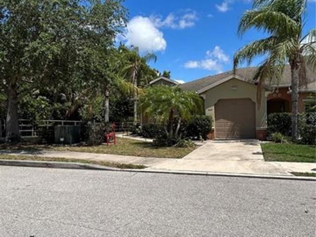 4628 1st Ave E, Palmetto, FL 34221