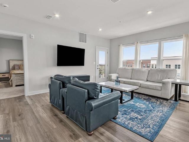 46294 Mount Milstead Terrace # 304