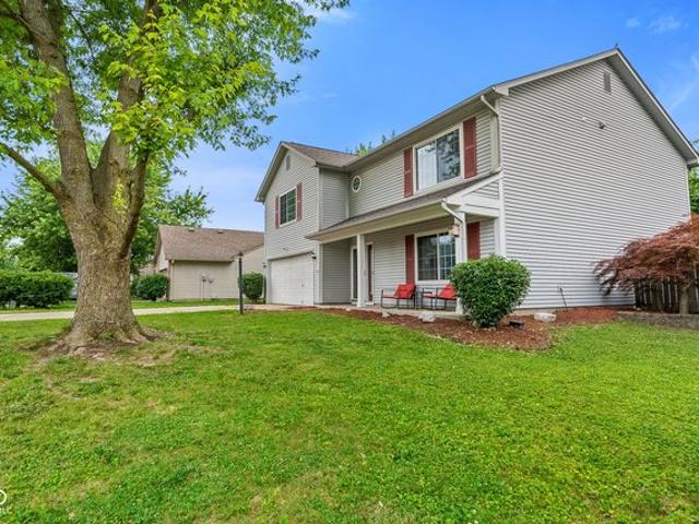 4620 Driftwood Ln, Greenwood, IN 46143