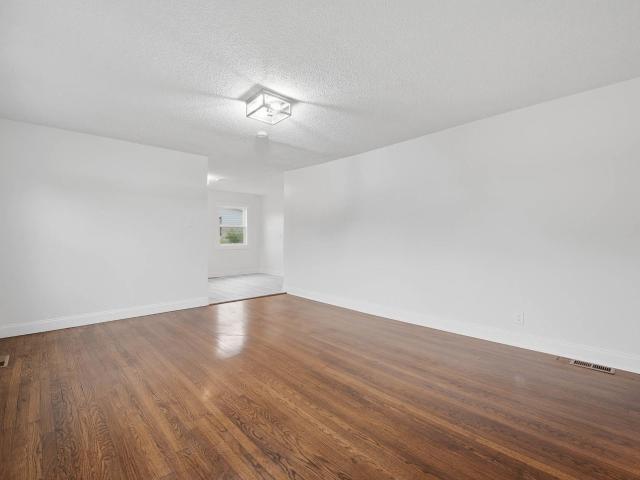 4620 Leslie Lane
