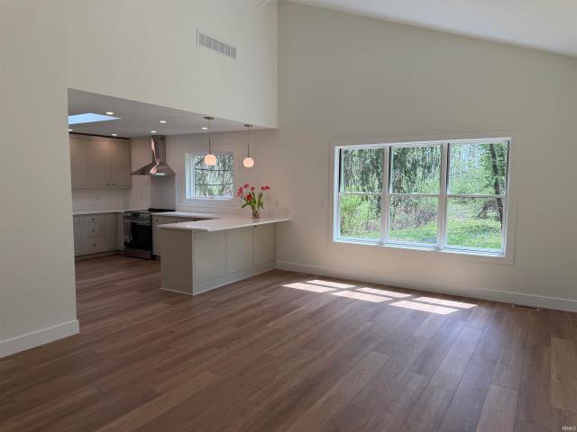 4620 S Woodbine Drive
