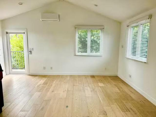 4620 Woodman Ave Houses in Sherman Oaks, CA