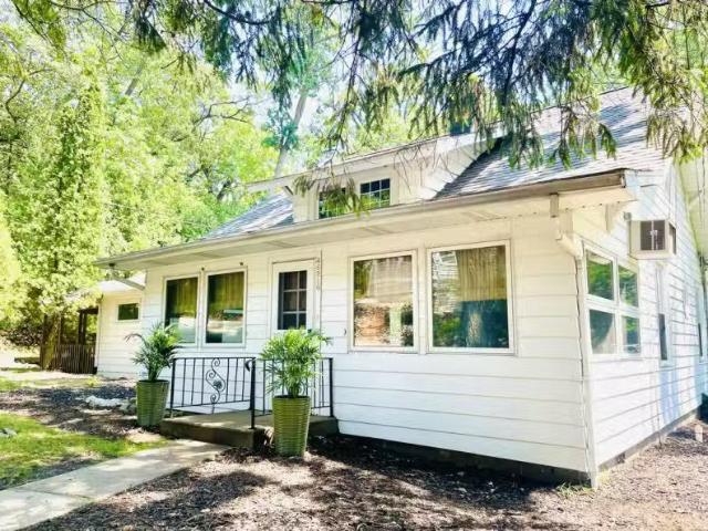 46210 PERKINS BLVD, NEW BUFFALO, MI 49117 Single Family Reside.
