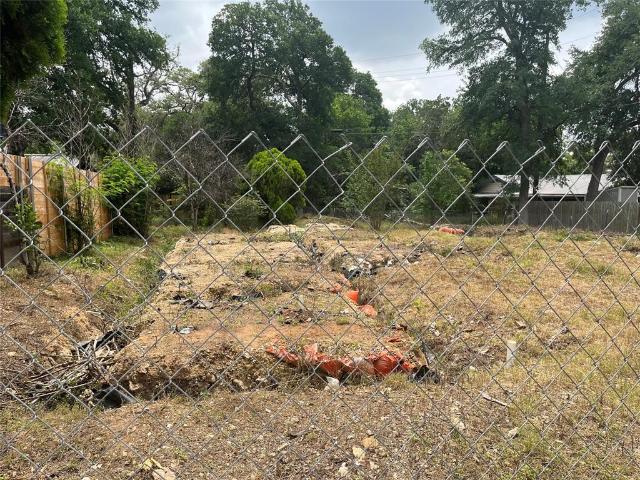 4621 Menchaca Rd
