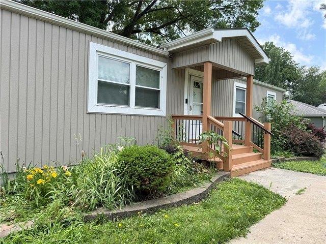 4621 NE 42nd St, Kansas City, MO 64117