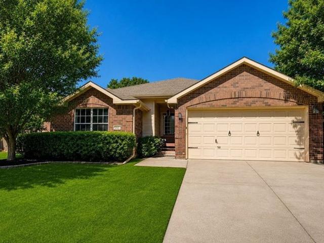 4621 Barnhill Ln, Fort Worth, TX 76135