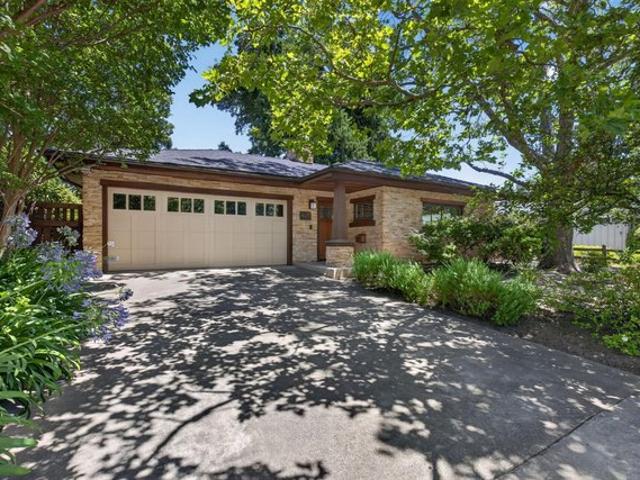 4621 Crestwood Way, Sacramento, CA 95822