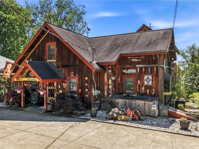 4621 E Lake Road