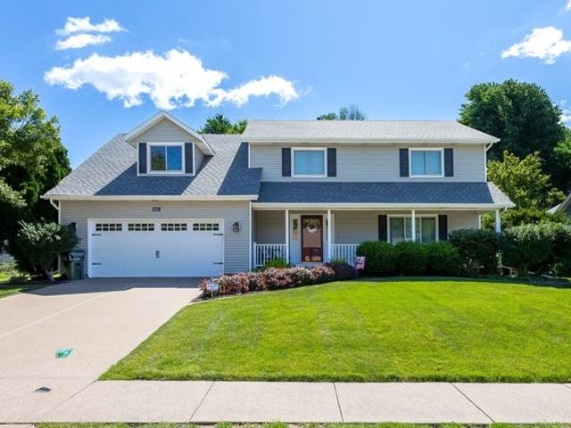 4621 Hamilton Dr, Davenport, IA 52807