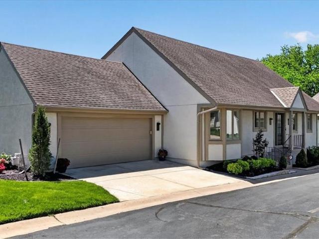 4621 W 89th St, Prairie Village, KS 66207 | MLS #2613 | Compass