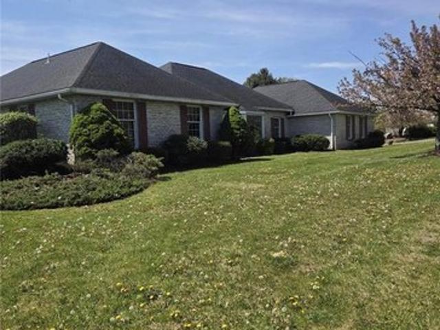 4621 Willow Ln, Lower Nazareth Township, PA 18064