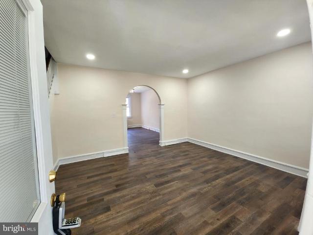 4621 Woodland Avenue