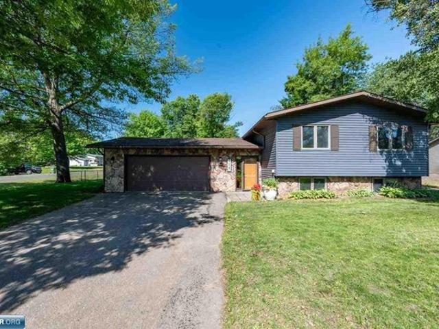 4621 5th Ave W, Hibbing, MN 55746