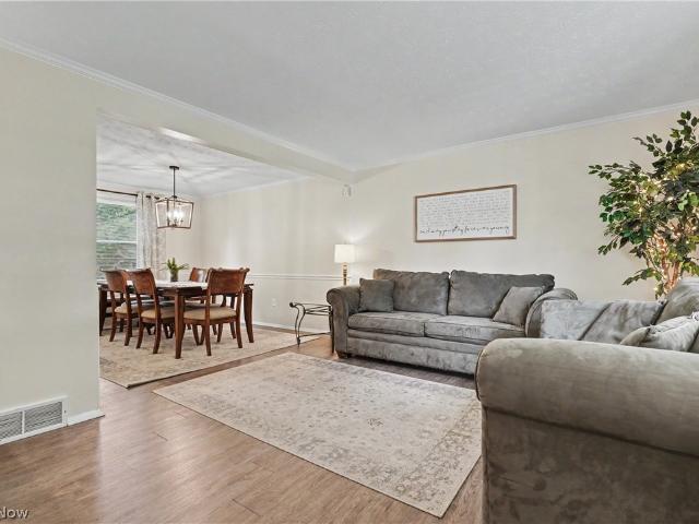 4622 Dresher Trail