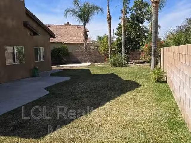 4622 Saddle Dr Houses in Hemet, CA