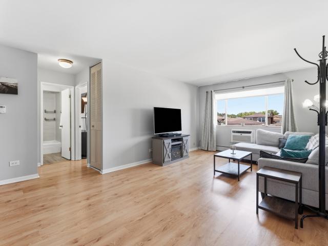 4623 N Chester Avenue # 103W