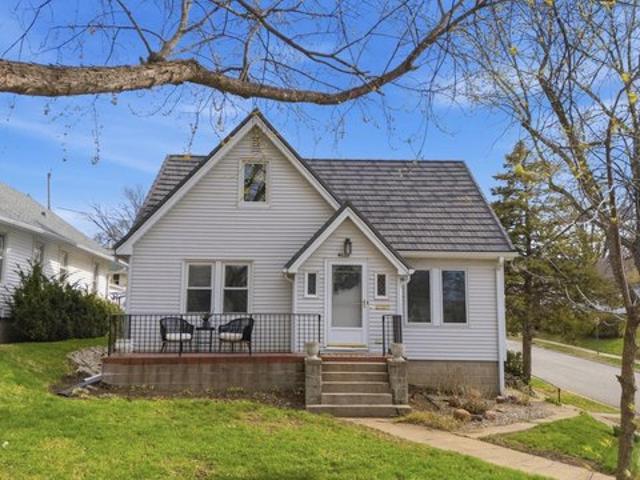 4623 Pacific St, Omaha, NE 68106