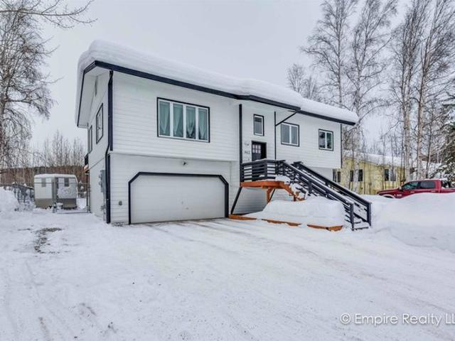 462 Carlton Dr, Fairbanks, AK 99701