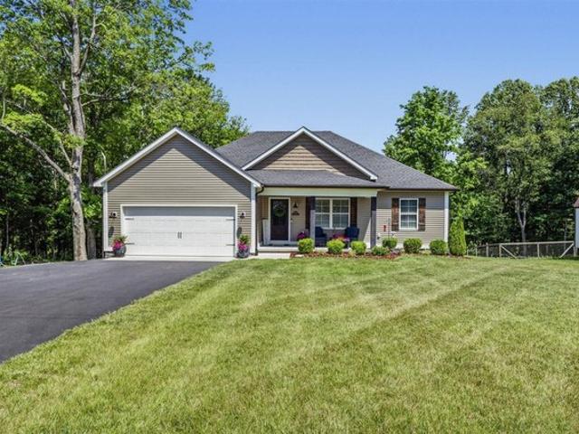 462 Ayers Ln, Scottsville, KY 42164