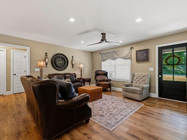 462 Ayers Lane