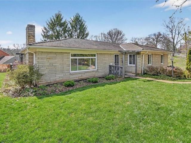 462 Greenhurst Dr, Pittsburgh, PA 15243