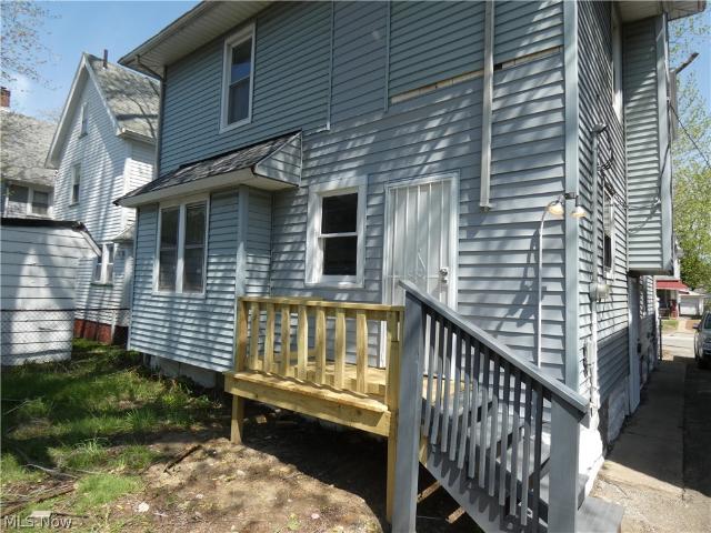 462 E 109th Street