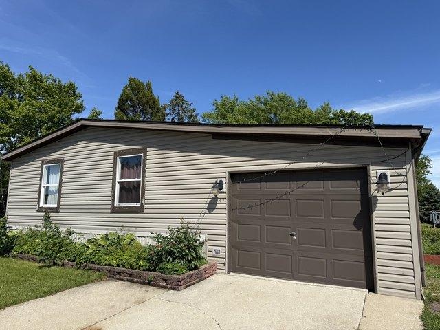 462 Huntsbridge Rd, Matteson, IL 60443