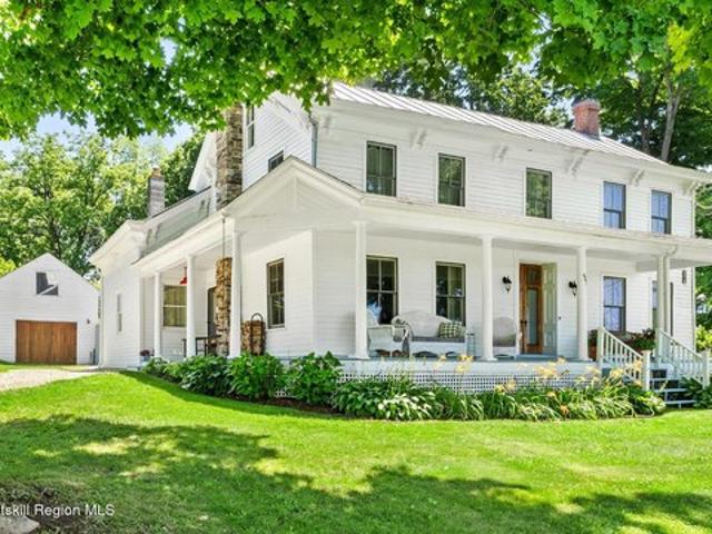 462 Old Post Rd, Ghent, NY 12075