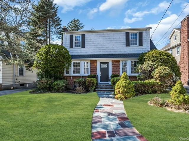 462 Morris Ave, Rockville Centre, NY 11570