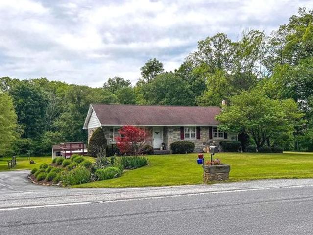462 Memorial Hwy, Fleetwood, PA 19522