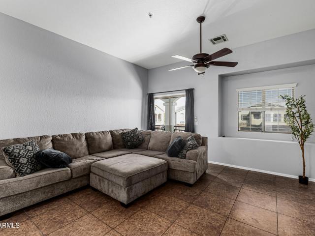 462 N 168TH Lane