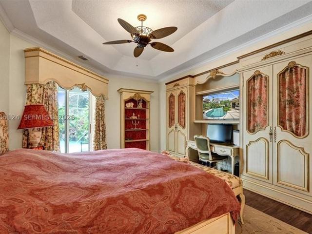 462 NE Cornwall Ave, Port Saint Lucie, FL 34983