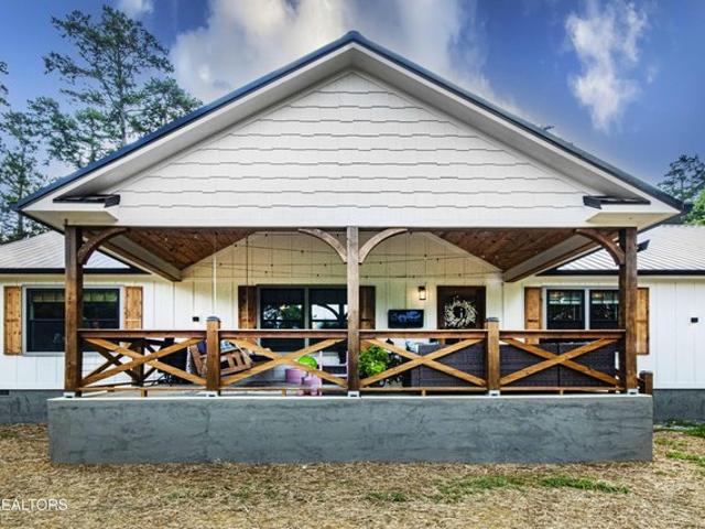 462 Nursery Rd, Dandridge, TN 37725