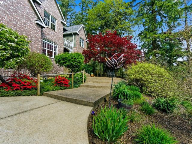 462 NW Shannon DR