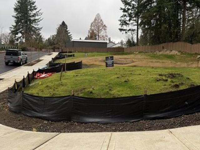 462 SW 95th Ave, Portland, OR 97225
