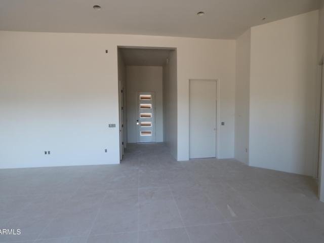 462 w rough rider road