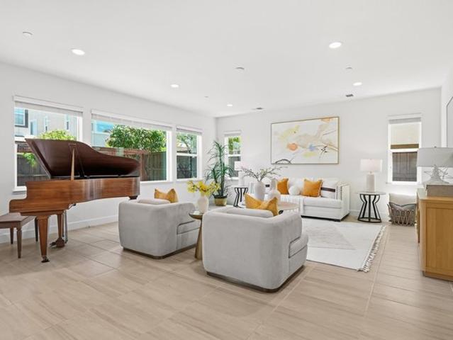 4634 McKenzie Ave, Tracy, CA 95377