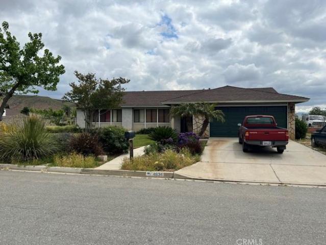 4634 Horseshoe Ln, Jurupa Valley, CA 92509