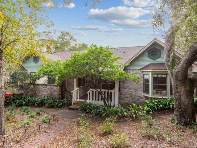 4635 Baywoods Dr, Pensacola, FL 32504