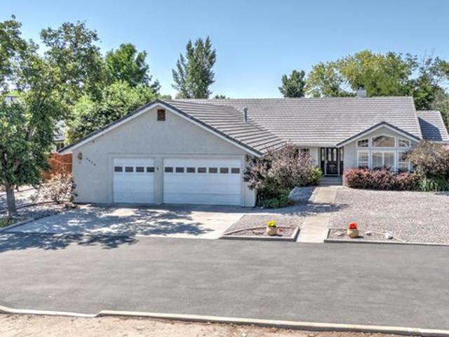 4635 Country River Dr, Fallon, NV 89406