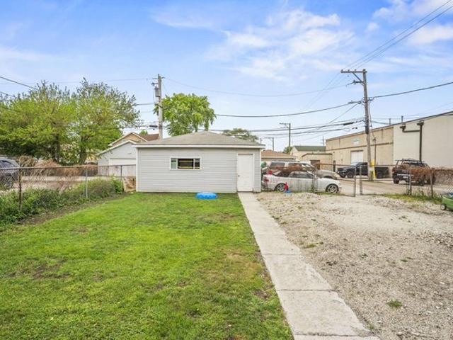 4635 Eberly Ave, Brookfield, IL 60513