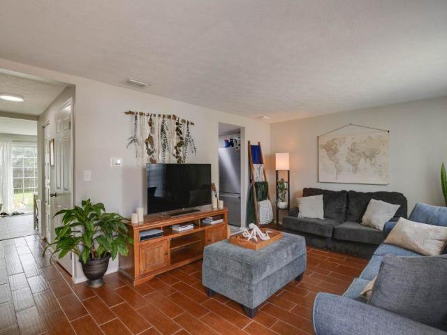 4635 Glanmire DR