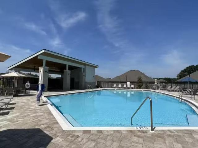 4636 NAVAL COURT, CRESTVIEW, FL 32539 Single Family Residence.