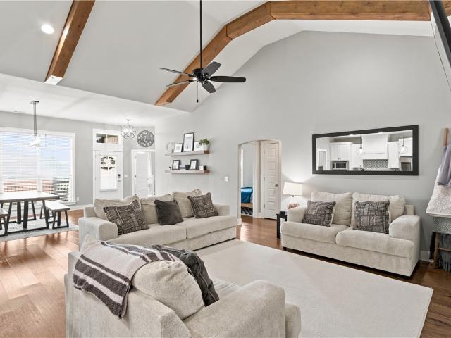 4636 W Bittersweet Drive