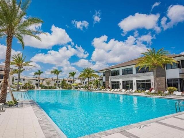 4636 84th Ave NW #36, Doral, FL 33166