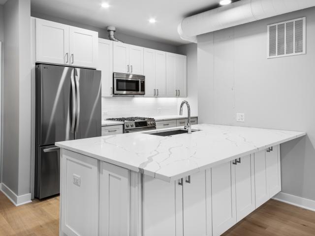4637 N Ashland Ave, Unit 302, Chicago, IL 60640 | MLS #12607 | Compass