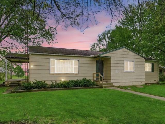 4638 Locustgrove Rd, Sulphur Springs, OH 44881